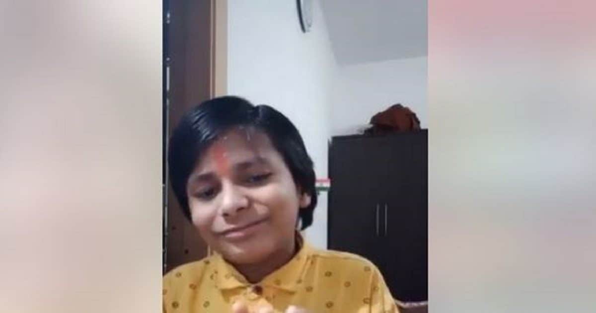 Video: वायरल बॉय सोनू कुमार को अंग्रेजी बोलते देख मुस्कुरा उठेंगे आप ...