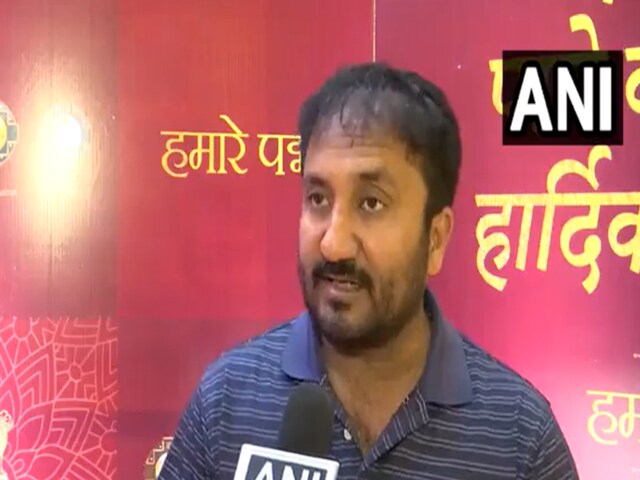 पापड़ बेचने से लेकर पद्मश्री सम्मान तक, इमोशनल है सुपर-30 के फाउंडर ...