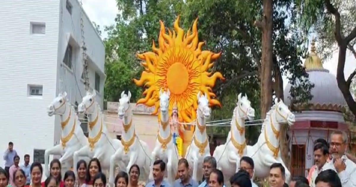 Aligarh News: ऐतिहासिक कलेक्ट्रेट परिसर का जन सहयोग से हुआ जीर्णोद्धार ...