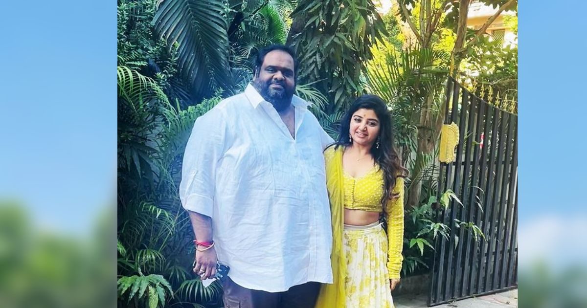 कभी वाइफ को बताया था 8वां अजूबा, अब इस फिल्म मेकर ने महालक्ष्मी संग ...