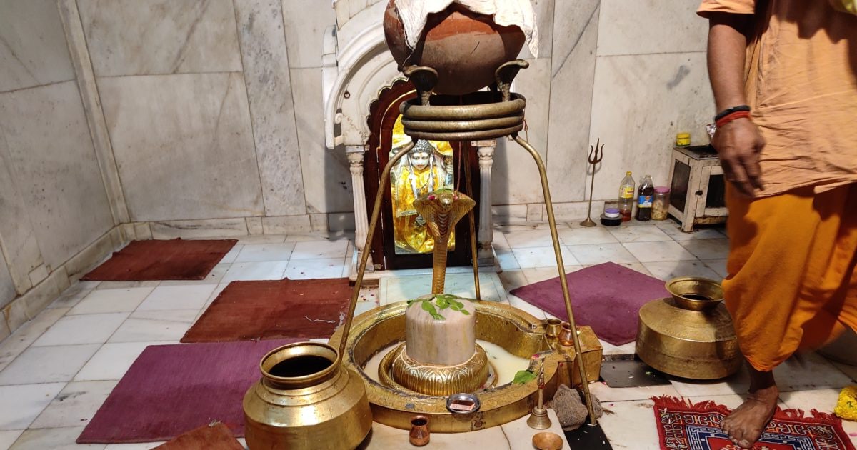 महादेव के इस मंदिर में पड़ती है उगते सूर्य की सीधी किरणें, होती है हर ...