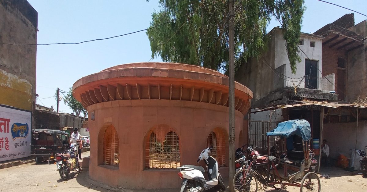 Damoh News: दमोह में यहां है मराठा कालीन बारहद्वारी बावड़ी, जानें ...