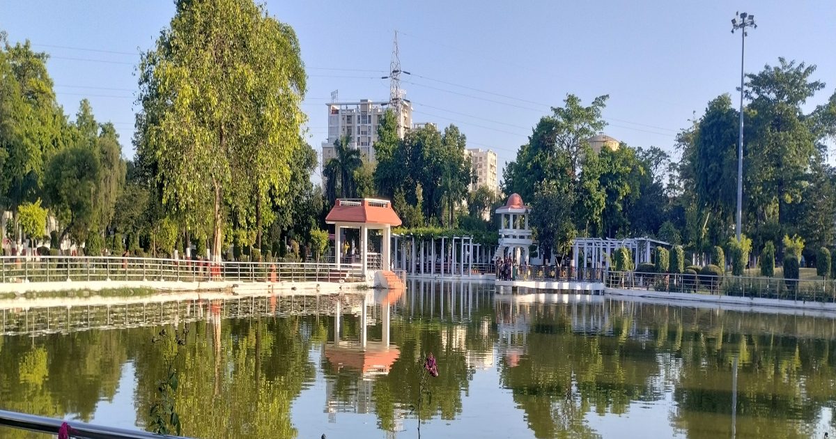 गर्मियों से राहत के लिए बेस्ट है लखनऊ का यह पार्क, शाम में आता है और भी ...