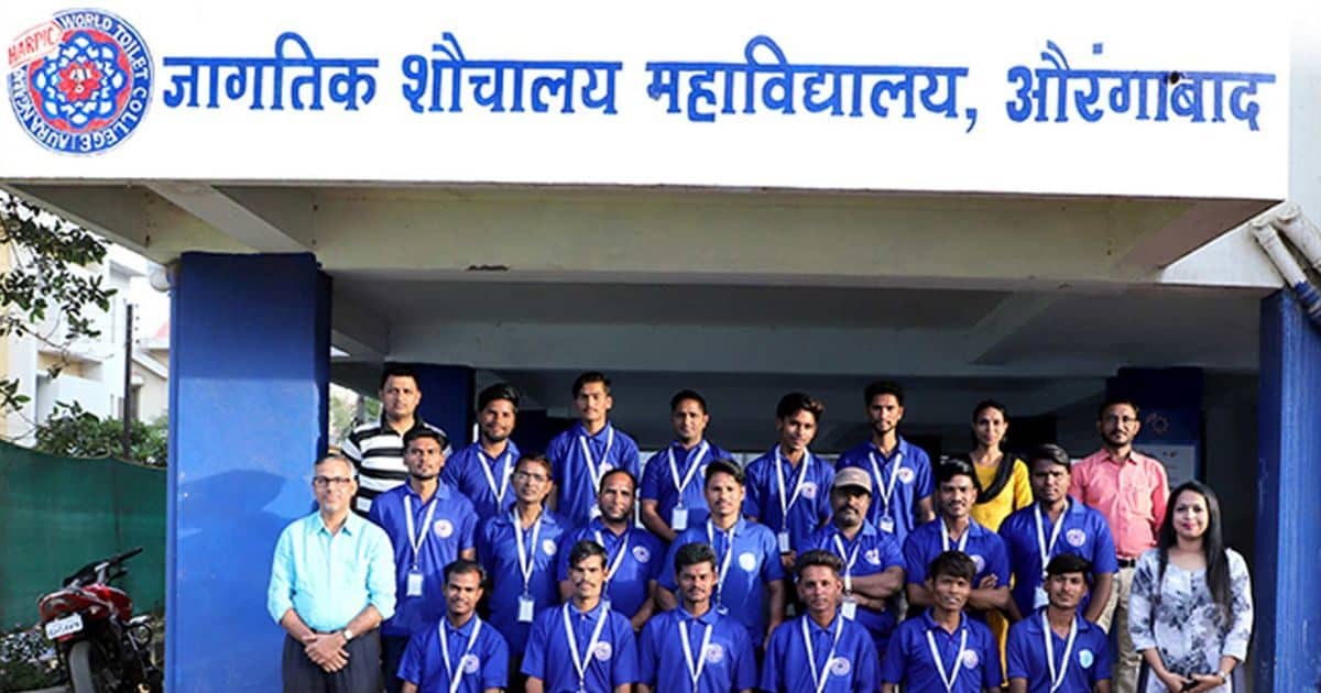 जीवनशैली के रूप में स्वच्छता को अपनाना: स्वस्थ भारत का मार्ग - Adopting ...