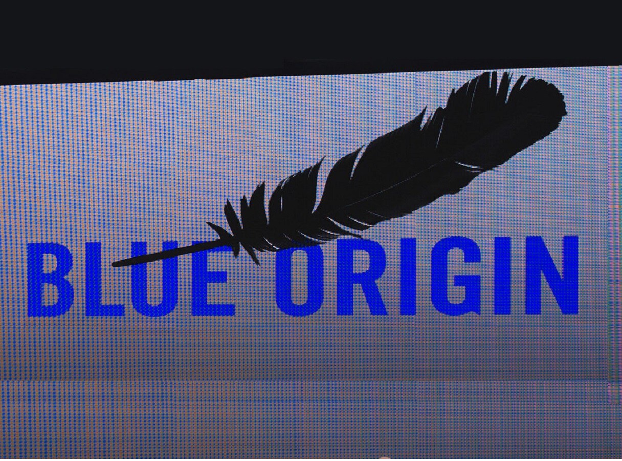 Blue Origin gets NASA astronaut moon lander contract to compete with ...