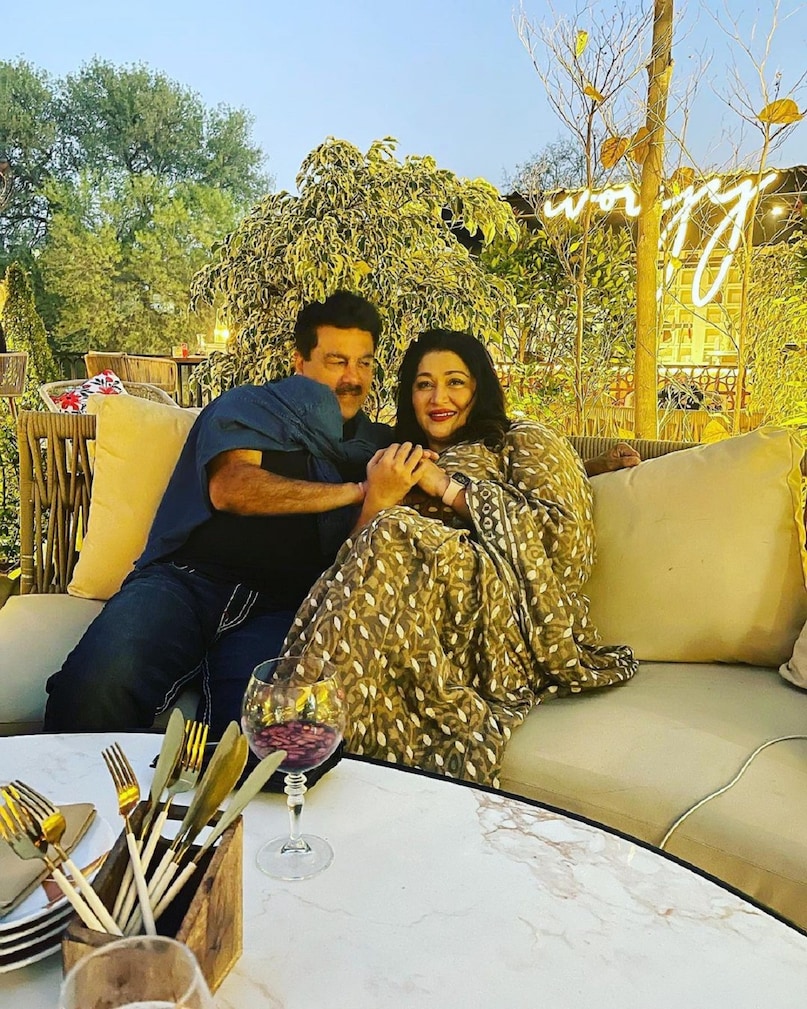 Indian cricketer Manoj Prabhakar Love story with 90s actress Farheen became parents of 2 ...