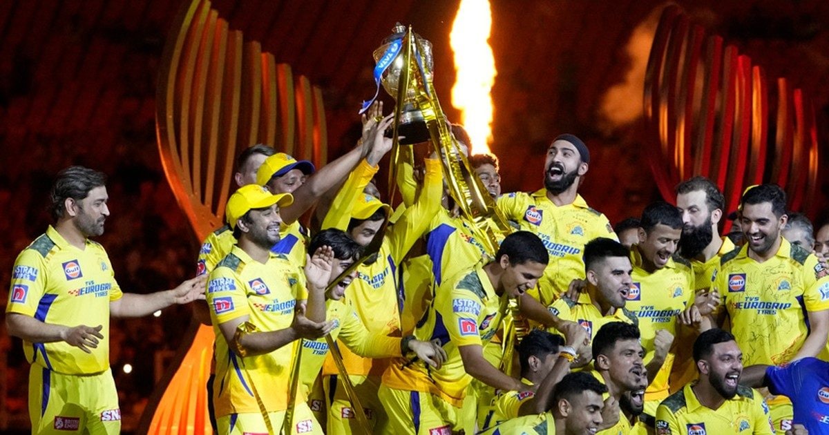 मुंबई की बादशाहत खत्म, चेन्नई ने रचा इतिहास, 5वीं बार IPL ट्रॉफी पर ...