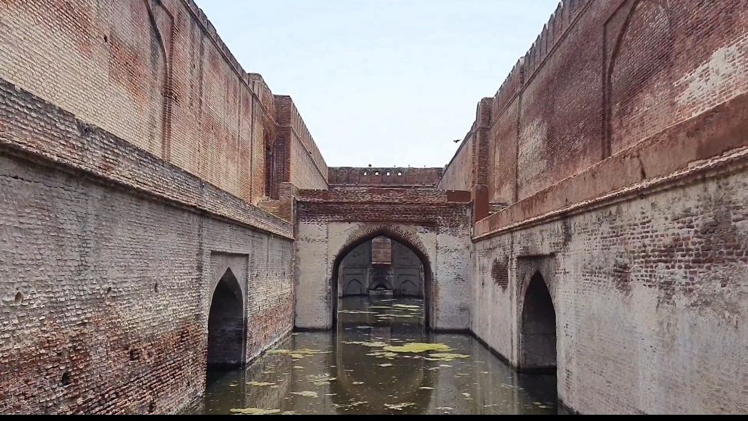 शाहजहां ने ताजमहल नहीं, महम की ये बावड़ी भी बनवाई थी, आज भी है बेहद ...