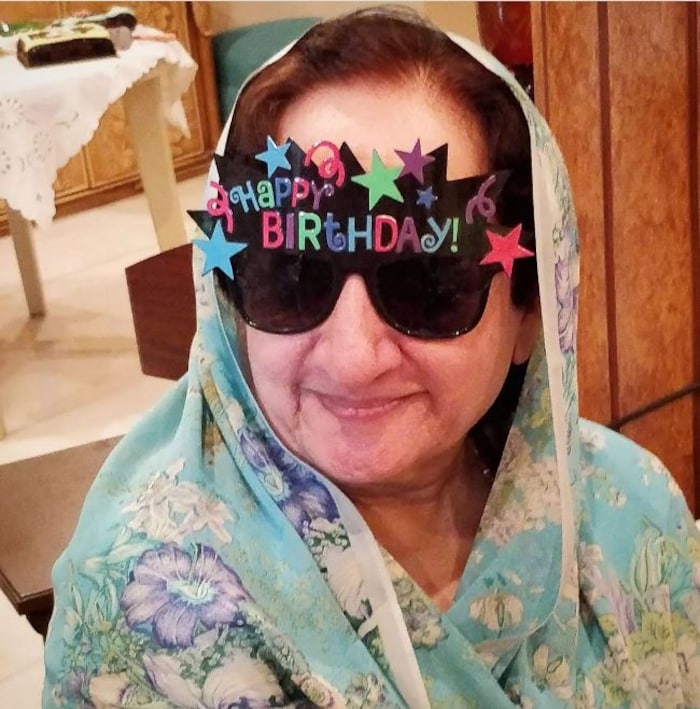 सौतेले बच्चों को सगे की तरह पाला, ताउम्र मां न बनने का किया फैसला, पति ...