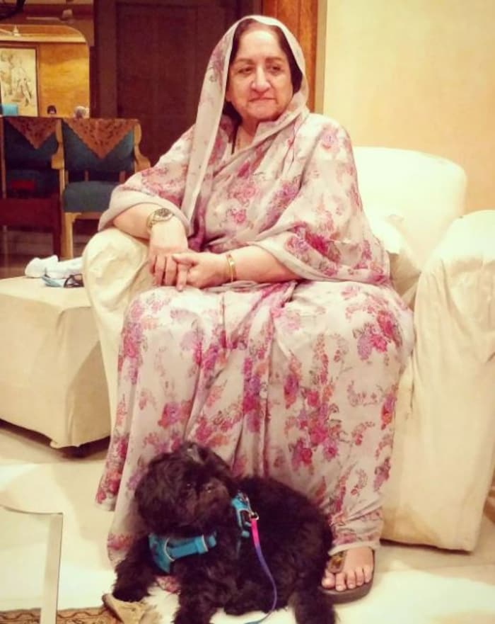 सौतेले बच्चों को सगे की तरह पाला, ताउम्र मां न बनने का किया फैसला, पति ...