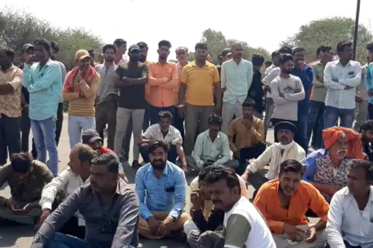 MP: रतलाम में युवक की हत्या का विरोध, महू-नीमच हाईवे पर लगा लंबा जाम ...