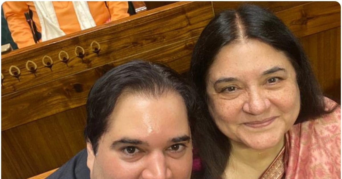 नए संसद भवन में बदले-बदले दिखे BJP सांसद वरुण गांधी, मां मेनका संग ली ...
