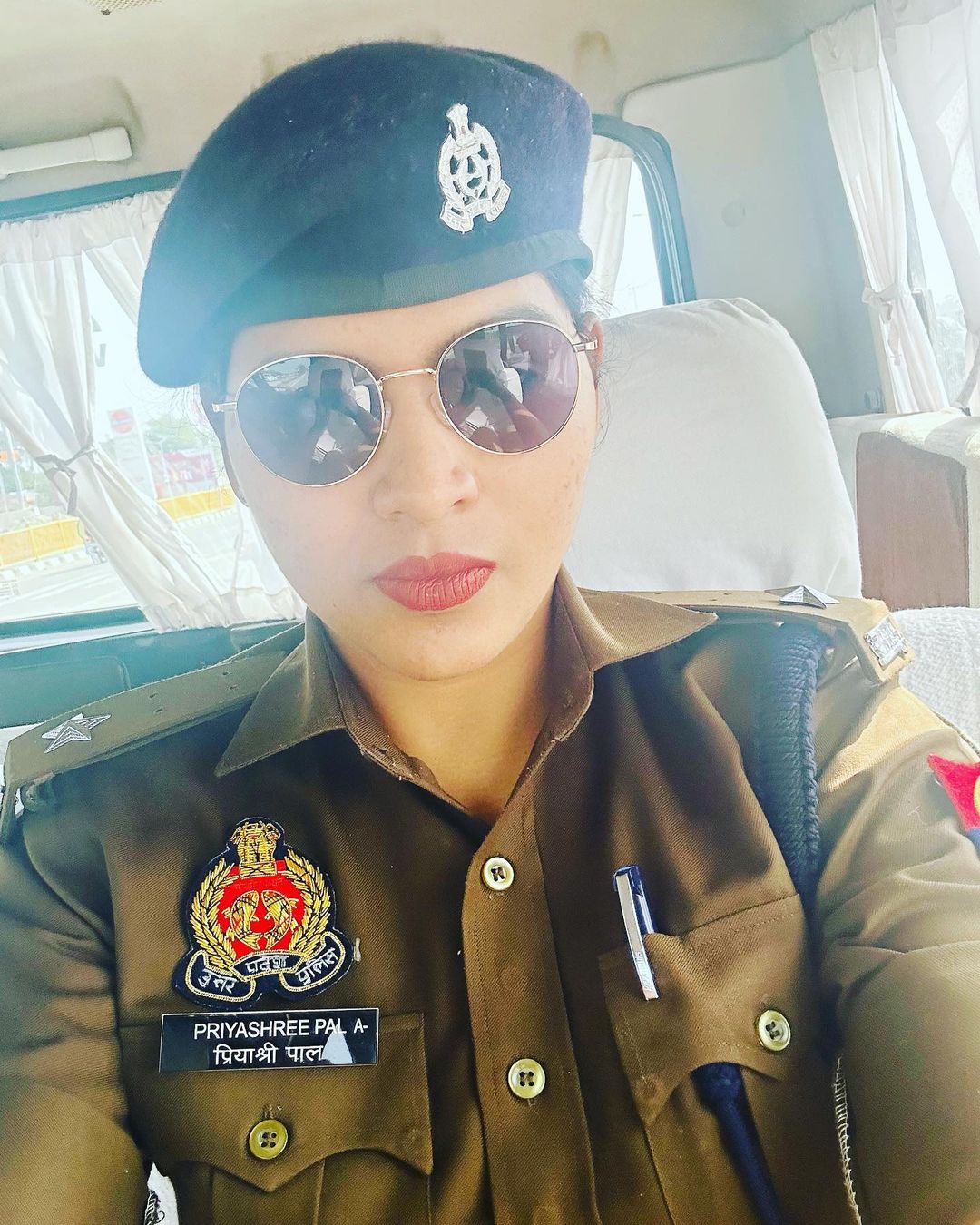 IPS Story : इस स्टाइलिश लेडी पुलिस ऑफिसर की सोशल मीडिया पर धूम, घुड़सवारी की हैं शौकीन - ips ...