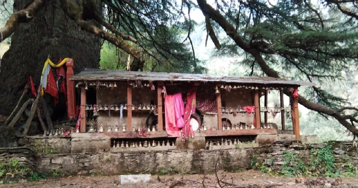 Latu Devta Temple : एक ऐसा मंदिर जहां के दर्शनों के लिए तरस जाते हैं ...
