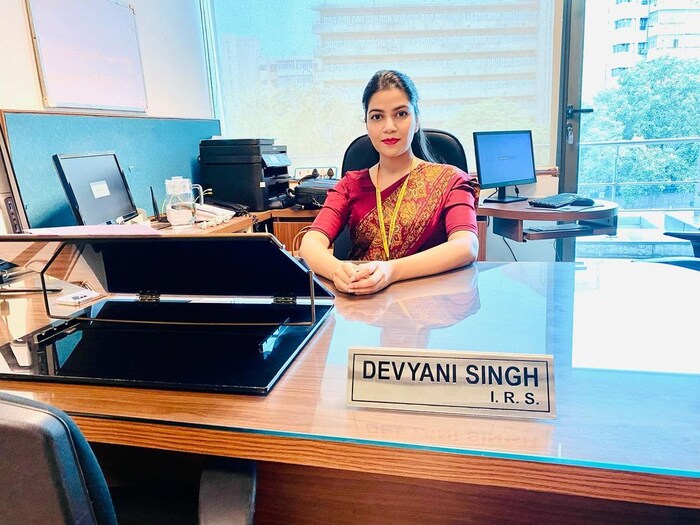 Success Story : इस अफसर ने हफ्ते में दो दिन पढ़कर टॉप किया UPSC ...
