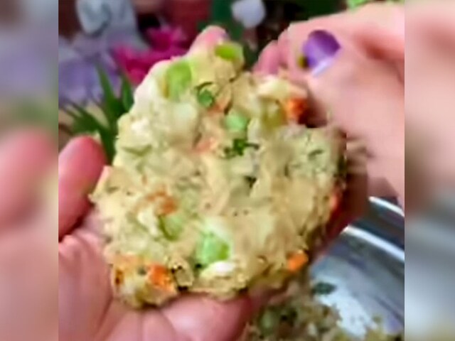 चाप का अलग फ्लेवर करना चाहते हैं टेस्ट, घर पर बनाएं वेजिटेबल चाप ...