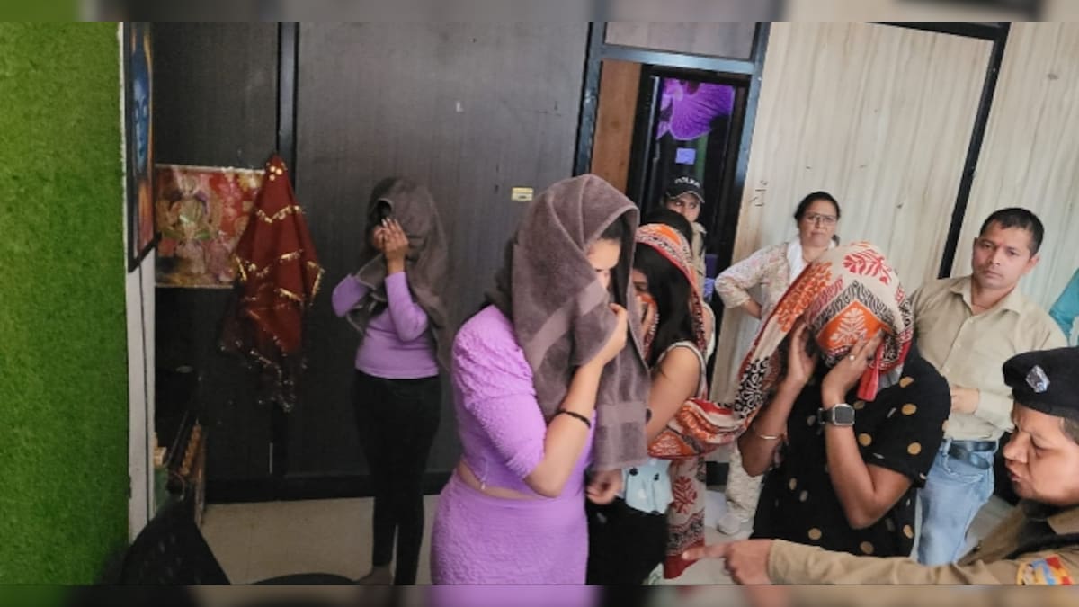 उत्तराखंड में हुआ सैक्स रैकेट का भंडाफोड़, कोई नेपाल तो कोई सिक्कम की... पकड़ में आई 13 लड़कियां ...