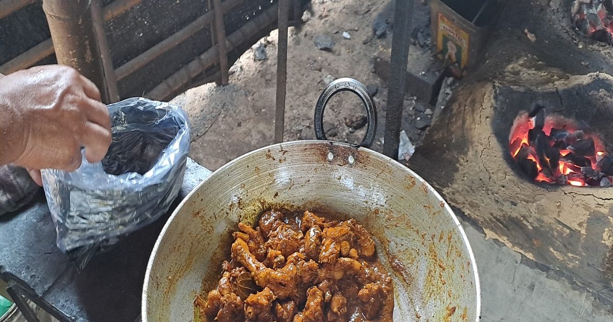 Jhatka Chicken Center in Godda