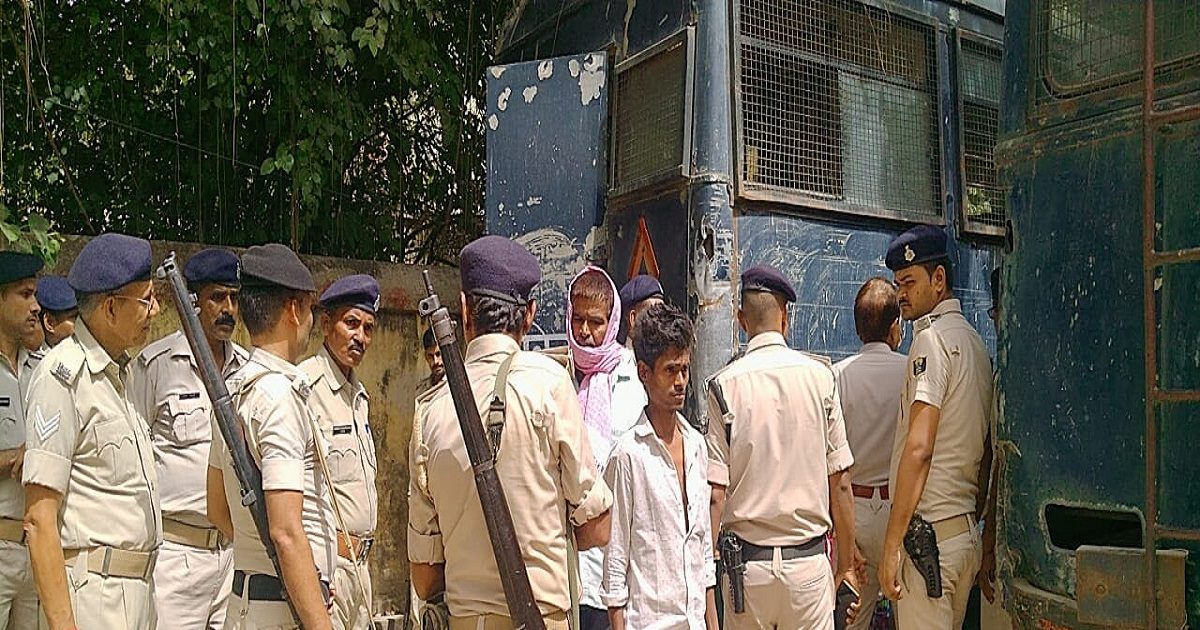 पटना में पुलिस की बड़ी चूक, कैदी वैन से एक साथ फरार हुए 3 अपराधी, पेशी ...