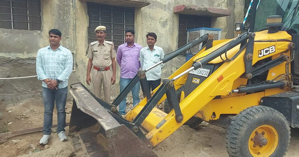 दौसा की जेसीबी 650 KM दूर पाकिस्तान बॉर्डर से की बरामद, जानिए क्या है मामला - Jcb recovered near ...