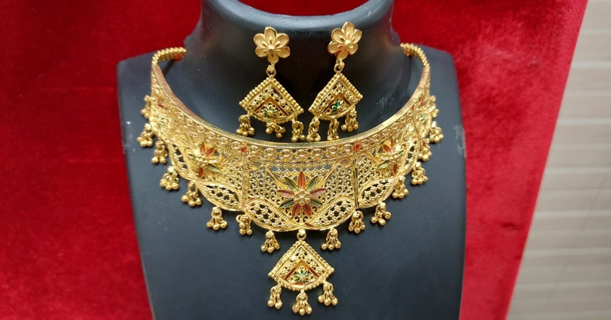 Lucknow Gold Rate: दो महीने बाद सोने की कीमत 3 हजार रुपए घटी, चांदी ...