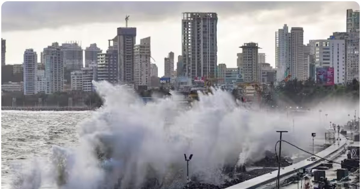 Biparjoy Cyclone Live: गुजरात के 4 जिलों में इमरजेंसी कंट्रोल रूम ...