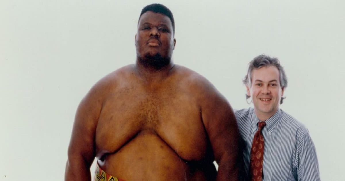 विश्व का सबसे बड़ा एथलीट, वजन करीब 270 किलो, UFC में आखिरी बार लड़ा ...