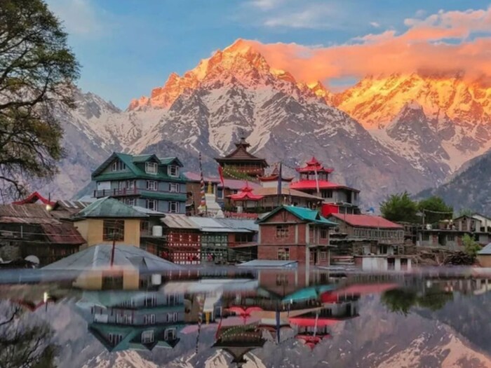 शहर तो बहुत देखे पर भारत के सबसे सुंदर गांवों को देखा है? जहां जाते ही बस जाने का मन करेगा ...