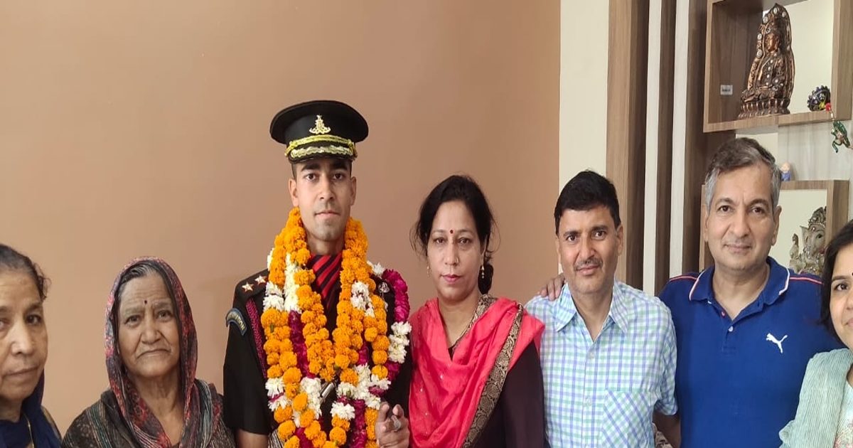 IMA Pass Out Parade: बालोर का बेटा प्रतीक बना लेफ्टिनेंट, घर पहुंचा तो ...