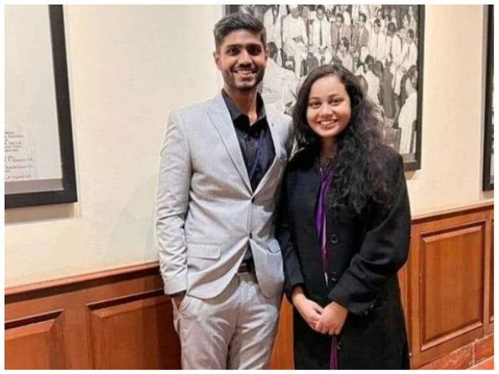 IAS Success Story: इस परिवार में हैं कई IAS-IPS, माता-पिता से लेकर बेटी ...