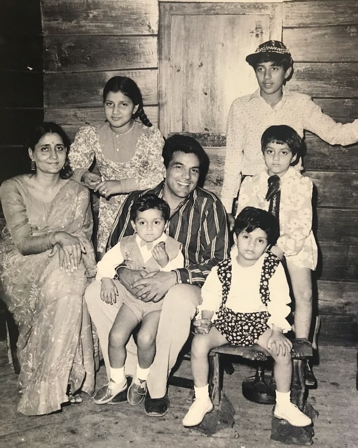 लाइमलाइट से दूर रहती हैं सनी देओल की बहनें, अजीता-विजेता के बारे में ...