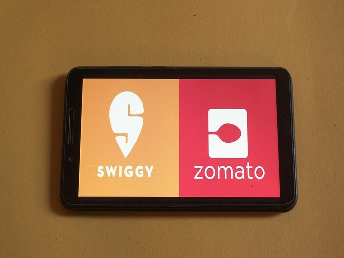 Zomato से खाना ऑर्डर करने वालों के लिए गिफ्ट है ये नया फीचर, एक होटल से ... Zomato से खाना ऑर्डर करने वालों के लिए गिफ्ट है ये नया फीचर, एक होटल से ...
