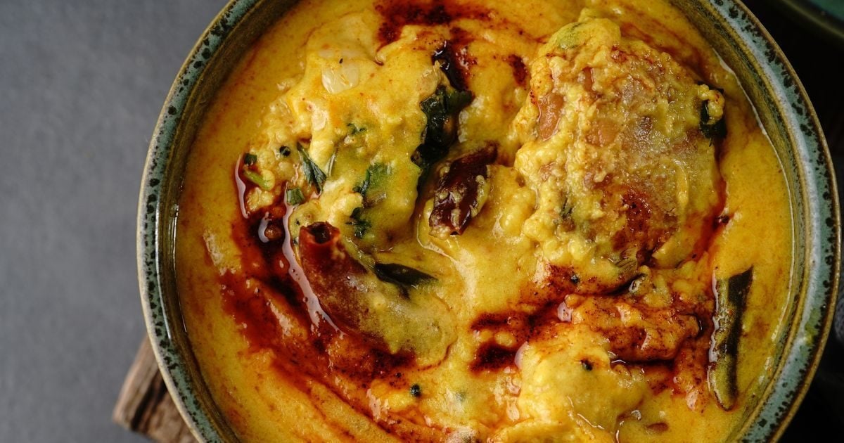 रोज़ एक जैसी सब्जियां खाकर बोर हो गएं हैं तो बनाएं बेसन प्याज की सब्जी ...