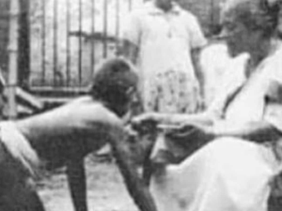 ये लड़का था असली 'मोगली'! भेड़ियों के बीच हुआ था बड़ा, खाता था कच्चा ...