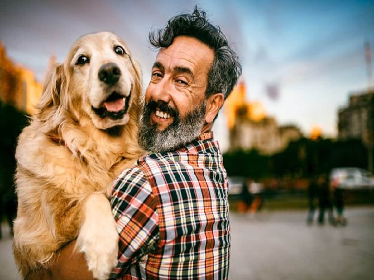 क्या आप भी अपने कुत्ते को लगाते हैं गले? एक्सपर्ट ने दी चेतावनी, आज ही ...