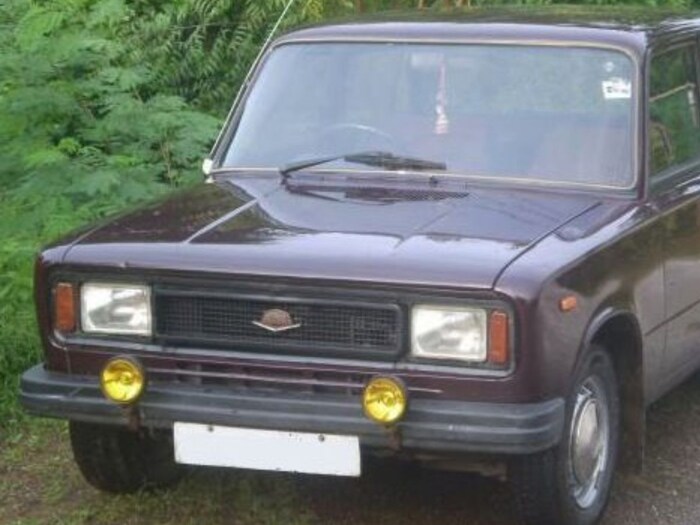 Vintage cars in India iconic vehicles from 80s and 90s ambassador fiat ...