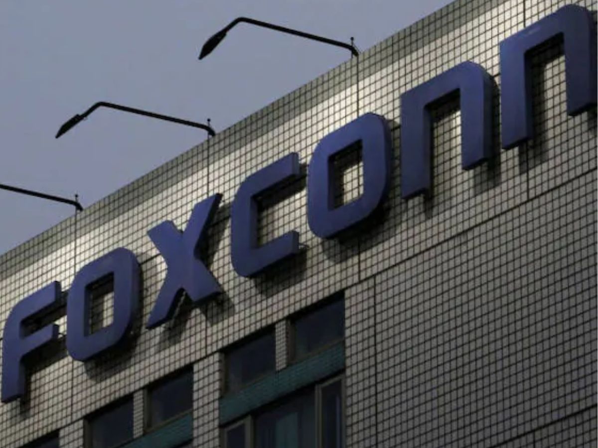 इंडिया में EV फैक्ट्री लगाएगी Foxconn, बढ़ेगा चीन का सिरदर्द, कहां तक पहुंची बात? जानें ...