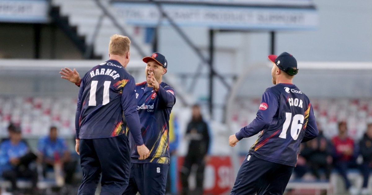 34 साल के गेंदबाज ने पाकिस्तानी बल्लेबाज को नचाया, नहीं खोलने दिया खाता ...