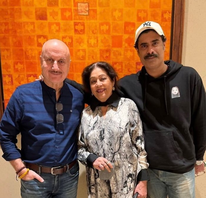 कौन हैं किरण खेर के पहले पति? 6 साल में ही टूट गया एक्ट्रेस का रिश्ता ...