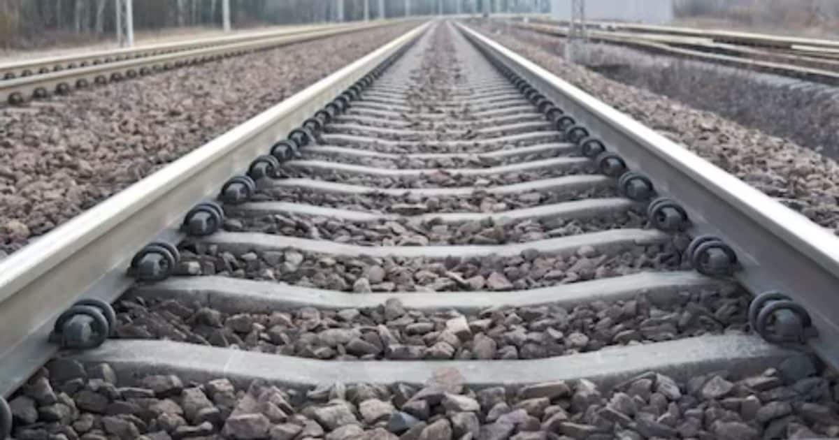 लोहे की होती हैं रेल की पटरियां, लेकिन फिर भी नहीं लगती इस पर जंग, आखिर ...