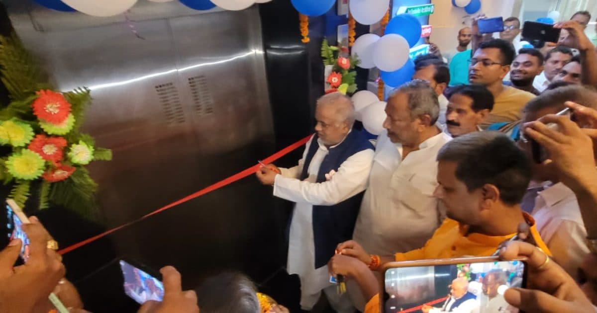 नालंदा सदर अस्पताल की लिफ्ट में चू रहा है बारिश का पानी, महीने भर पहले ...