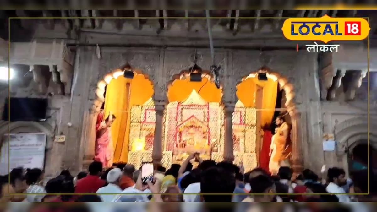 सप्त देवालयों में से एक है राधारमण मंदिर, 500 साल पुराने वस्त्रों के ...