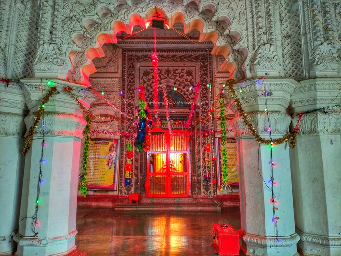 Madhubani News : इस मंदिर की सुंदरता देख लोग हो जाते हैं हैरान, SSB के ...