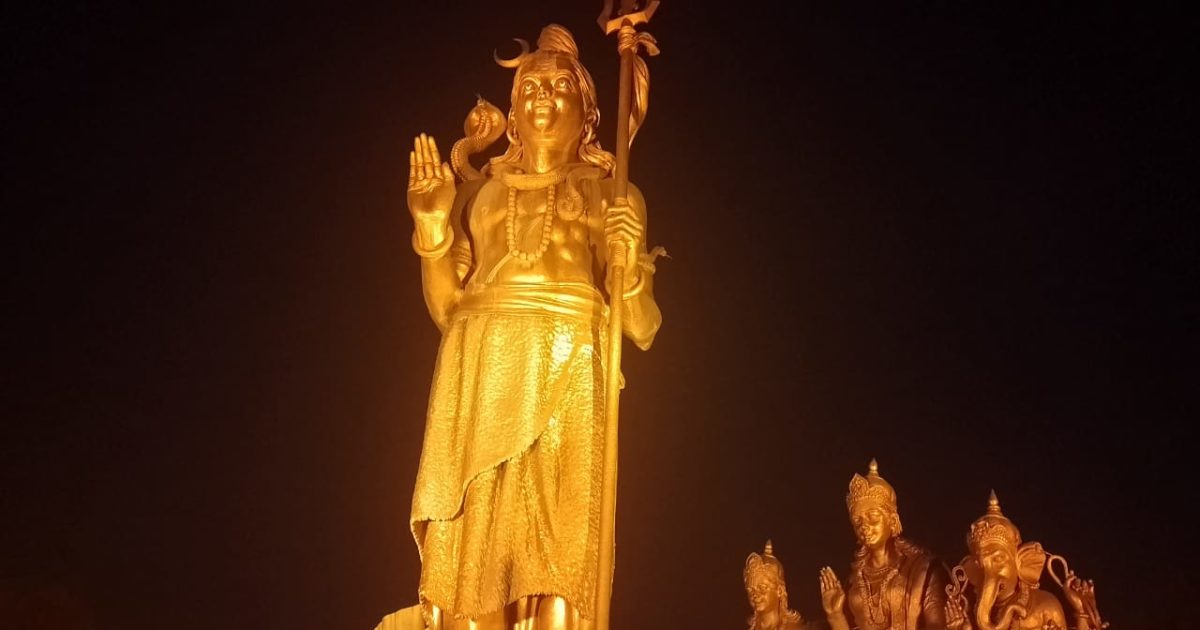 भोलेनाथ के इन 5 मंदिरों का अनोखा है इतिहास, सावन में उमड़ती है ...