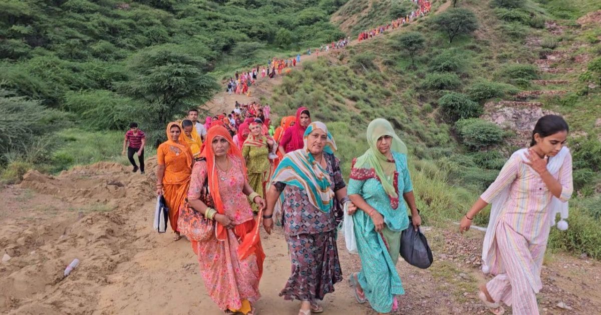 यहां 20 हजार लोगों ने एक साथ की अपने शहर की 15 KM की परिक्रमा, जानिए ...