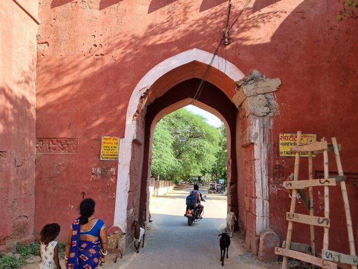 मुंगेर के किले में मीर कासिम की इजाजत के बगैर परिंदा भी नहीं मार सकता ...