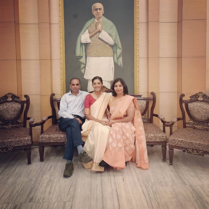 विदेशी नौकरी को कर दिया टाटा, स्वदेश आकर की UPSC की तैयारी और बन गईं ...