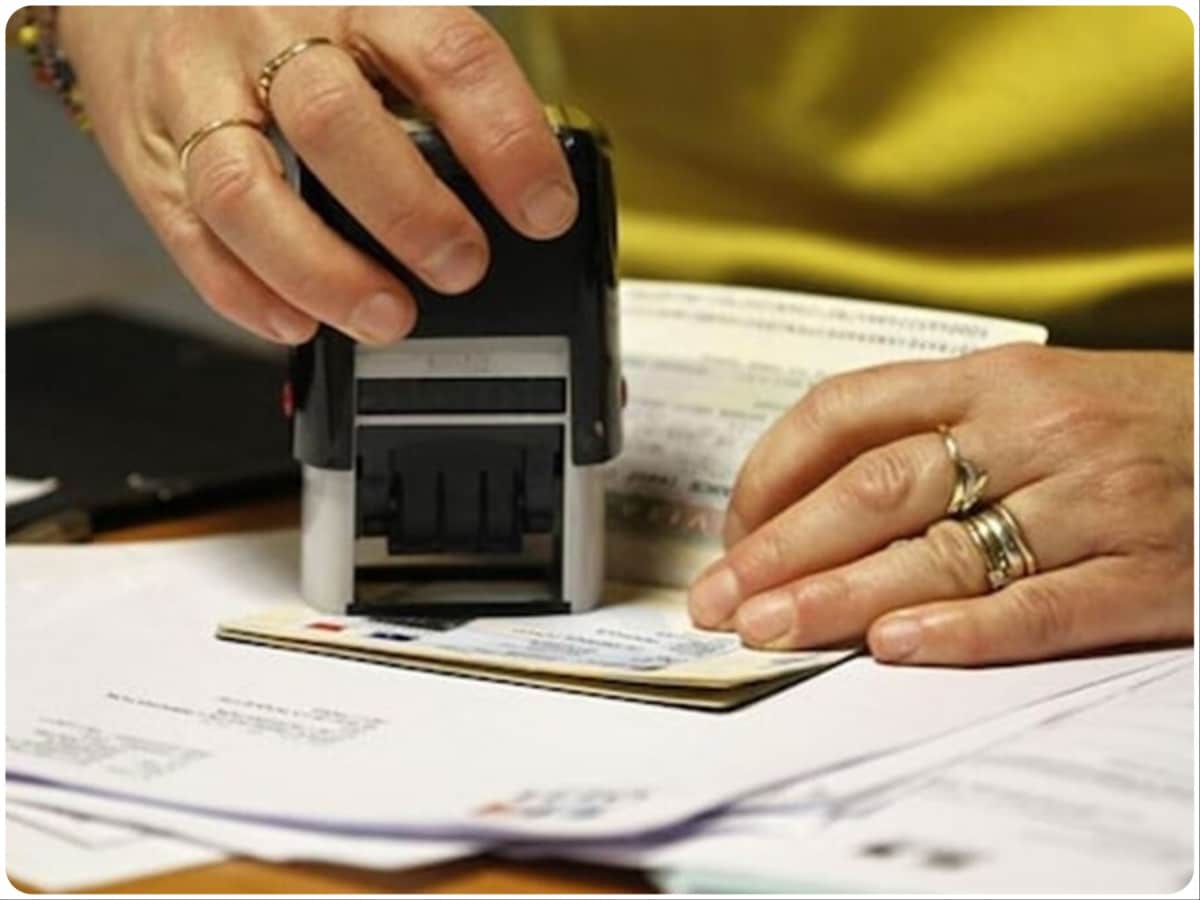 Explainer - क्या होता है स्टेपल वीजा, क्यों बार-बार इस पर होता है विवाद ...