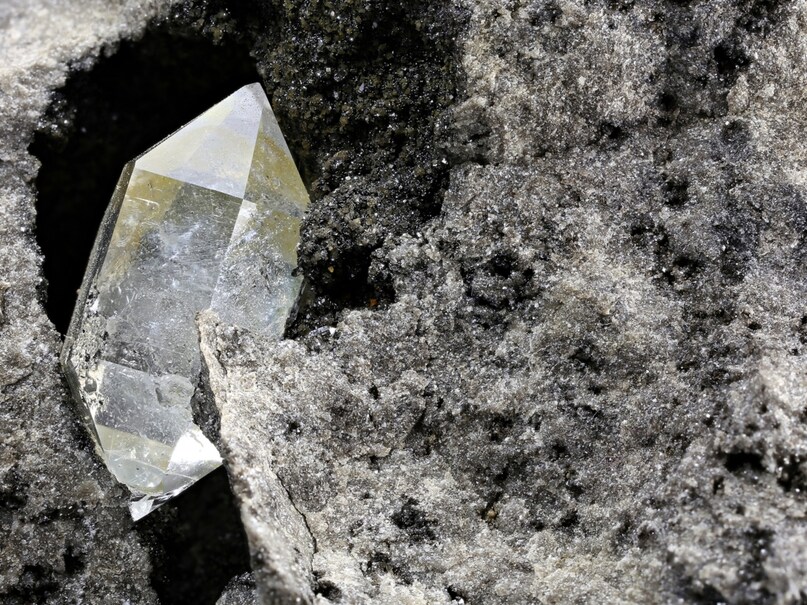 How diamonds reach the Earth surface mystery finally solved - पृथ्वी की ...