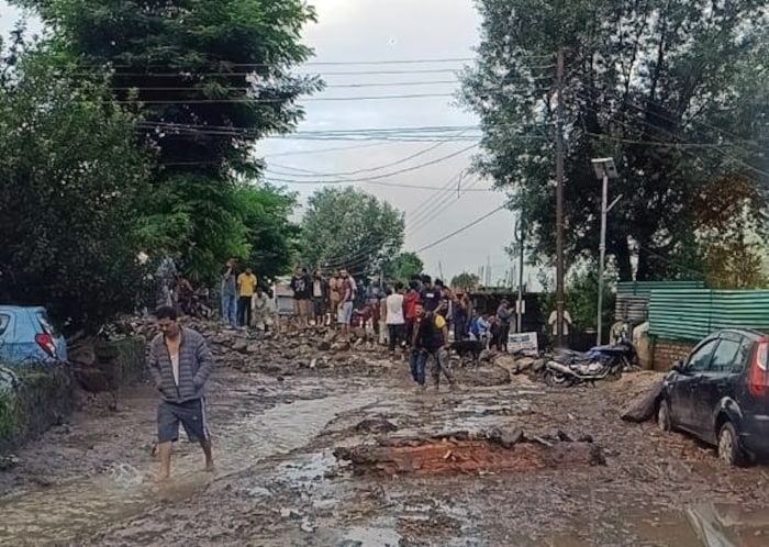 Manali Weather Update Flood Landslide Cloud Burst Again in Kullu Manali ...